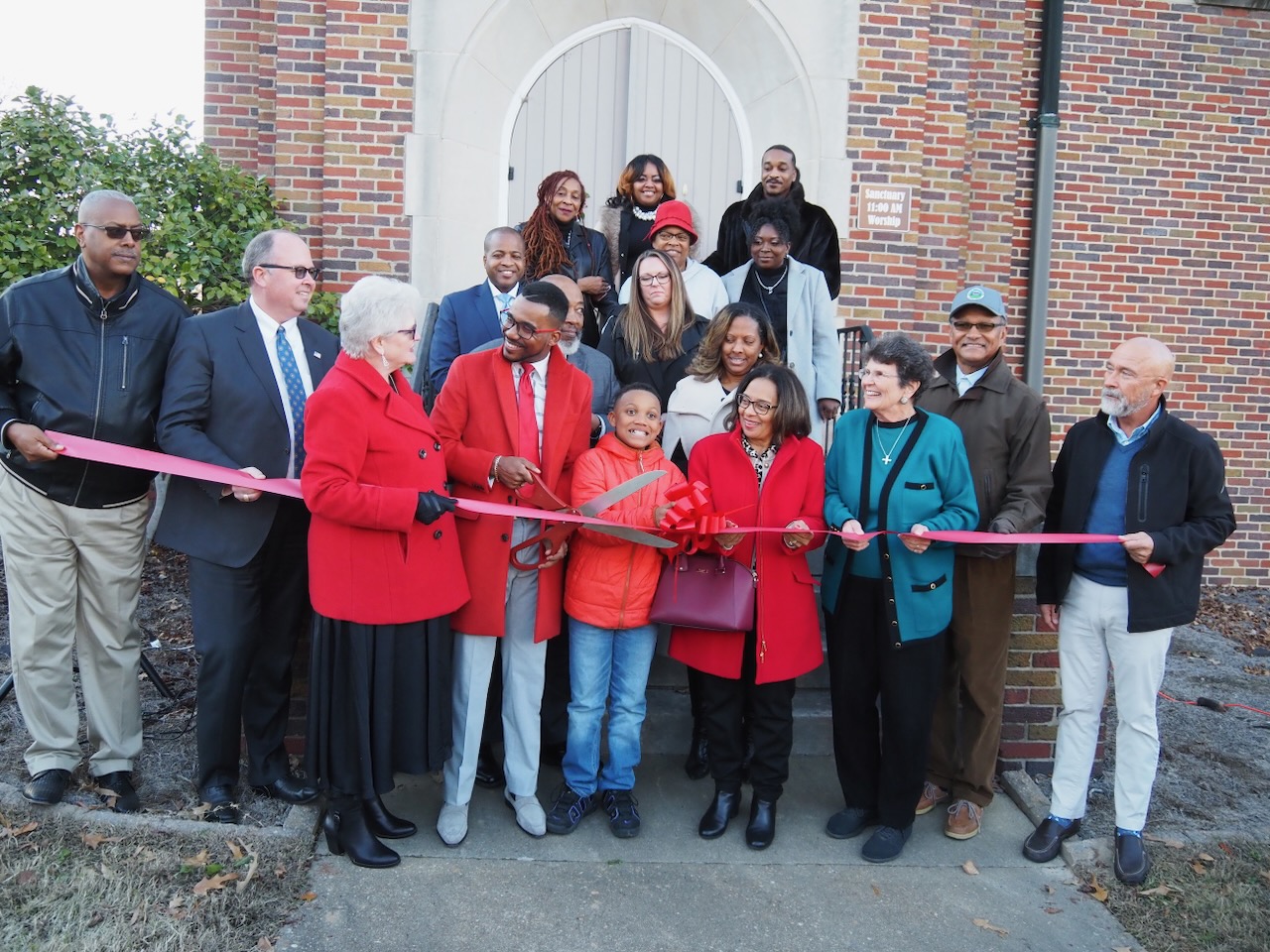 RRSpin - Keys passed at FUM as church expands ministry